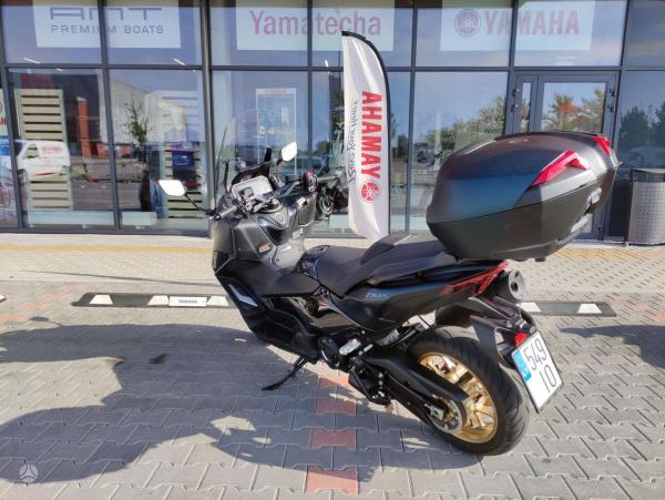 Green Yamaha T Max 2022 in Klaipeda, with an engine capacity of 0.56 L and mileage of 1 thousand km for 12500 €, photo 4 on AUTOMOTO.COM.LV