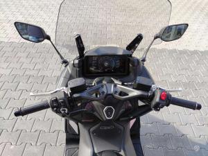 Green Yamaha T Max 2022 in Klaipeda, with an engine capacity of 0.56 L and mileage of 1 thousand km for 12500 €, photo 13 on AUTOMOTO.COM.LV