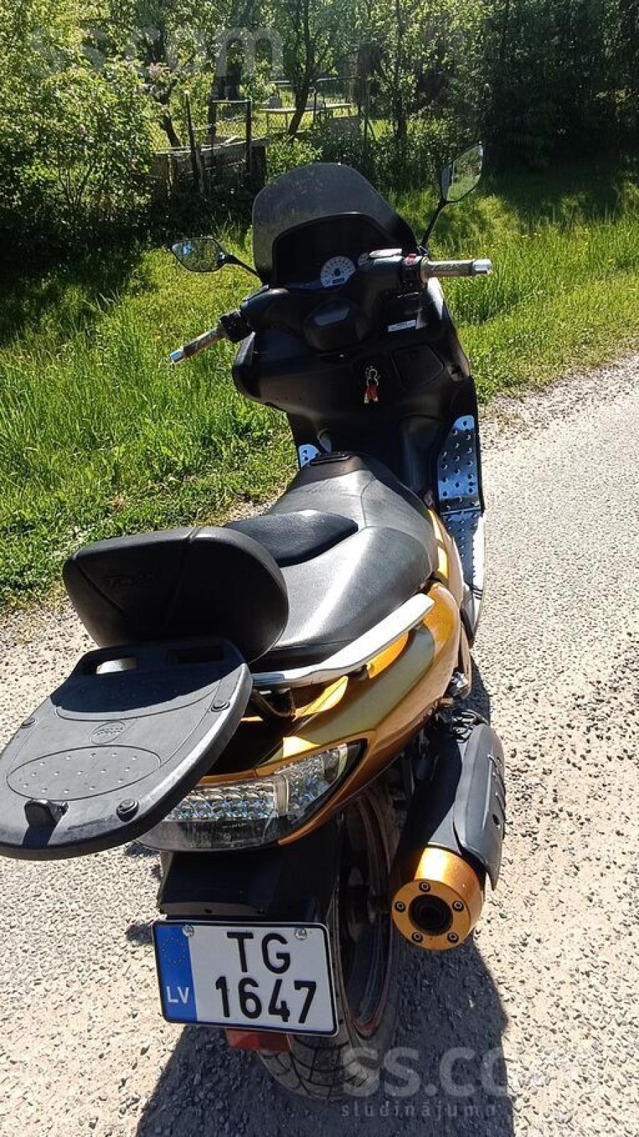 Yamaha T Max 2003 in Riga, with an engine capacity of 0.50 L and mileage of 0 thousand km for 2200 €, photo 5 on AUTOMOTO.COM.LV