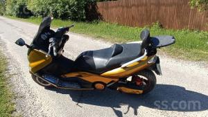 Yamaha T Max 2003 in Riga, with an engine capacity of 0.50 L and mileage of 0 thousand km for 2200 €, photo 6 on AUTOMOTO.COM.LV