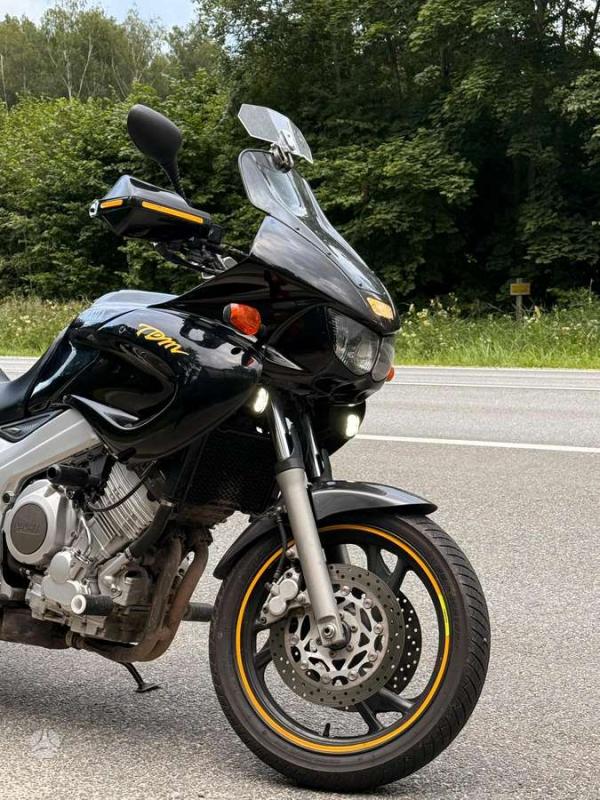 Melns Yamaha TDM 850 2002 Aizkraukle, ar dzinēja tilpumu 0.85 L un nobraukumu 36 tūkst. km par 2350 €, foto 3 vietnē AUTOMOTO.COM.LV