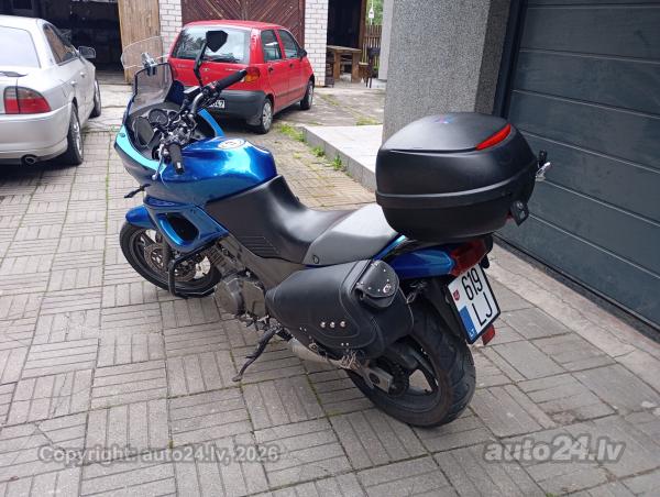 Yamaha TDM 850 1991 in Vilnius on AUTOMOTO.COM.LV Blue Yamaha TDM 850 1991 in Vilnius, with an engine capacity of 0.85 L and mileage of 80 thousand km for 1250 €, photo 5 on AUTOMOTO.COM.LV