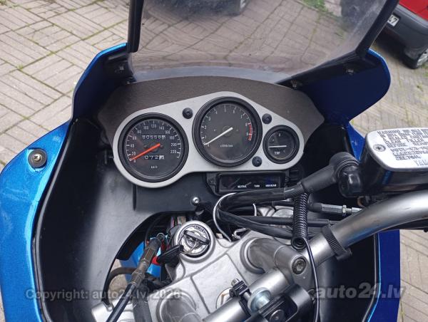 Yamaha TDM 850 1991 in Vilnius on AUTOMOTO.COM.LV Blue Yamaha TDM 850 1991 in Vilnius, with an engine capacity of 0.85 L and mileage of 80 thousand km for 1250 €, photo 6 on AUTOMOTO.COM.LV