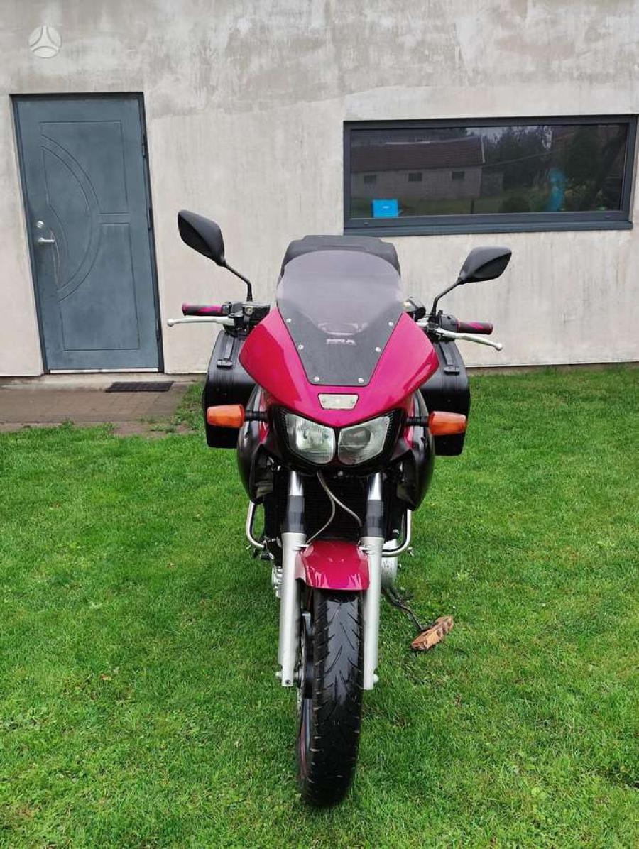 Red Yamaha TDM 850 1999 in Taurage, with an engine capacity of 0.85 L and mileage of 51 thousand km for 1599 €, photo 13 on AUTOMOTO.COM.LV