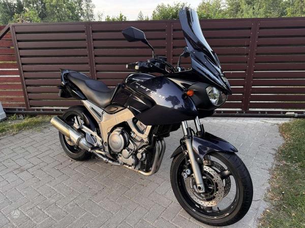 Melns Yamaha TDM 900 2003 Kauņa, ar dzinēja tilpumu 0.90 L un nobraukumu 57 tūkst. km par 2550 €, foto 1 vietnē AUTOMOTO.COM.LV