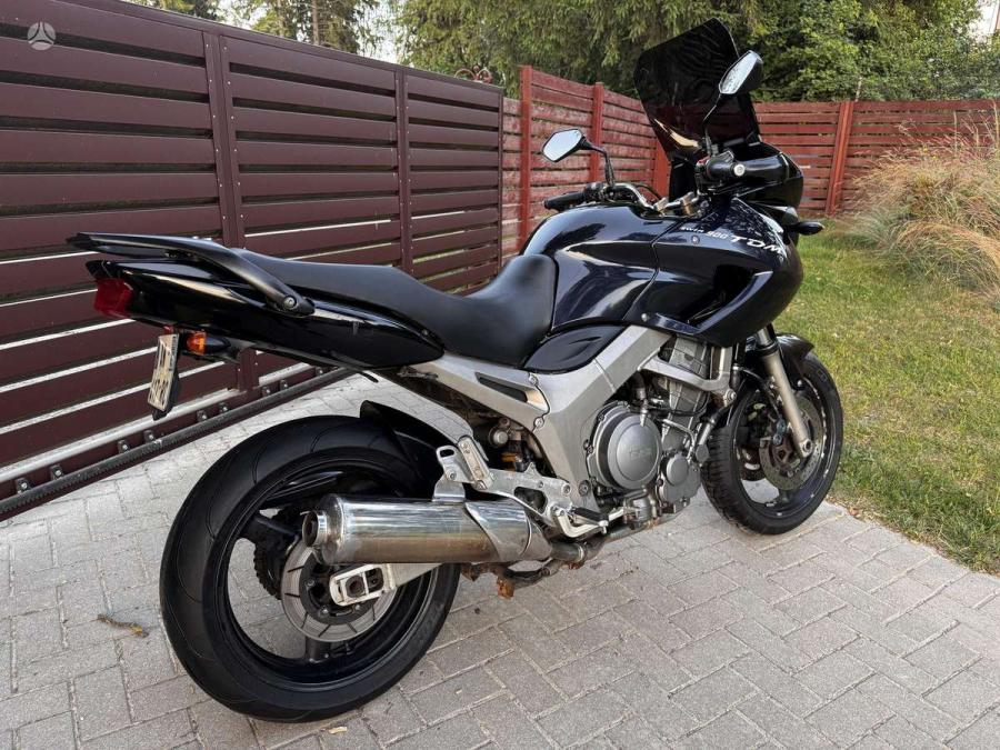 Black Yamaha TDM 900 2003 in Kaunas, with an engine capacity of 0.90 L and mileage of 57 thousand km for 2550 €, photo 4 on AUTOMOTO.COM.LV