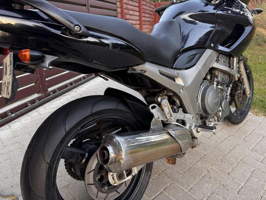 Black Yamaha TDM 900 2003 in Kaunas, with an engine capacity of 0.90 L and mileage of 57 thousand km for 2550 €, photo 5 on AUTOMOTO.COM.LV