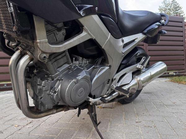 Melns Yamaha TDM 900 2003 Kauņa, ar dzinēja tilpumu 0.90 L un nobraukumu 57 tūkst. km par 2550 €, foto 8 vietnē AUTOMOTO.COM.LV