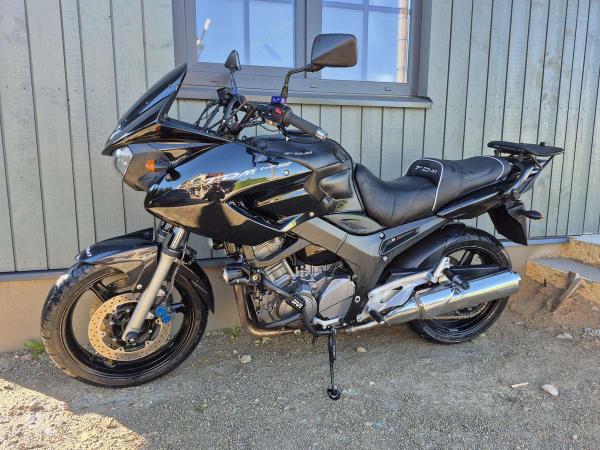 Melns Yamaha TDM 900 2006 Kuršėnai, ar dzinēja tilpumu 0.90 L un nobraukumu 60 tūkst. km par 2750 €, foto 4 vietnē AUTOMOTO.COM.LV