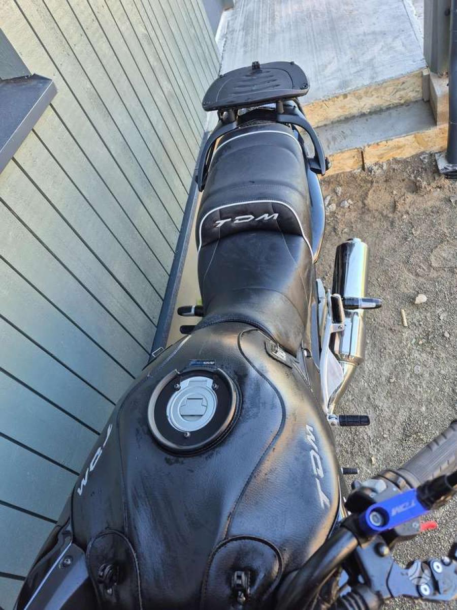 Melns Yamaha TDM 900 2006 Kuršėnai, ar dzinēja tilpumu 0.90 L un nobraukumu 60 tūkst. km par 2750 €, foto 10 vietnē AUTOMOTO.COM.LV