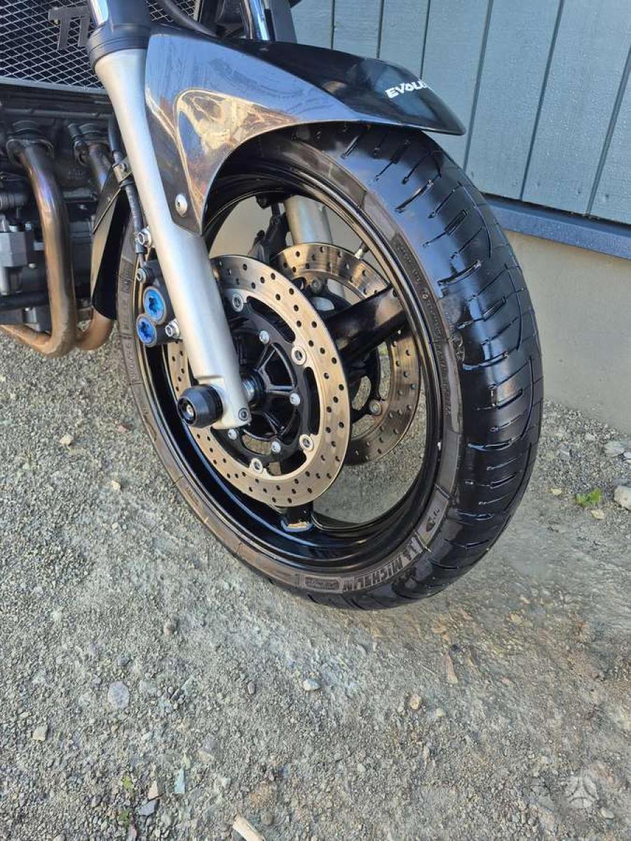 Melns Yamaha TDM 900 2006 Kuršėnai, ar dzinēja tilpumu 0.90 L un nobraukumu 60 tūkst. km par 2750 €, foto 13 vietnē AUTOMOTO.COM.LV