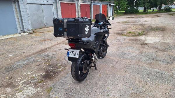 Black Yamaha TDM 900 2007 in Klaipeda, with an engine capacity of 0.90 L and mileage of 82 thousand km for 2500 €, photo 4 on AUTOMOTO.COM.LV