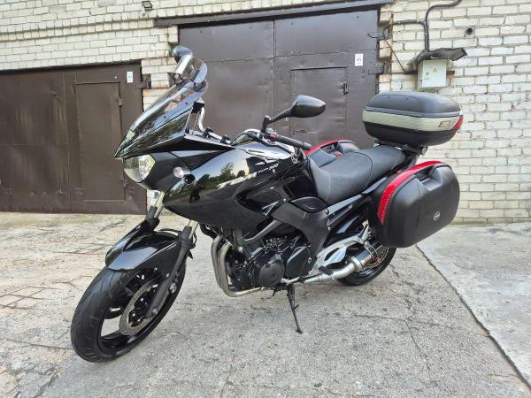 Melns Yamaha TDM 900 2008 Alīta, ar dzinēja tilpumu 0.90 L un nobraukumu 35 tūkst. km par 3650 €, foto 1 vietnē AUTOMOTO.COM.LV
