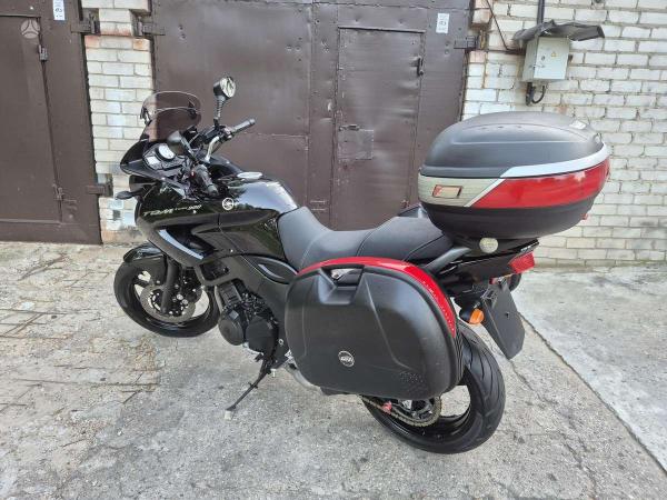 Melns Yamaha TDM 900 2008 Alīta, ar dzinēja tilpumu 0.90 L un nobraukumu 35 tūkst. km par 3650 €, foto 9 vietnē AUTOMOTO.COM.LV