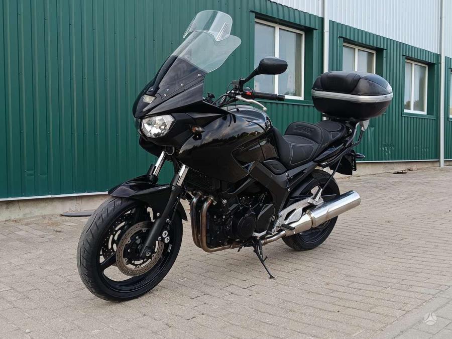 Black Yamaha TDM 900 2011 in Telschi, with an engine capacity of 0.90 L and mileage of 51 thousand km for 3200 €, photo 3 on AUTOMOTO.COM.LV