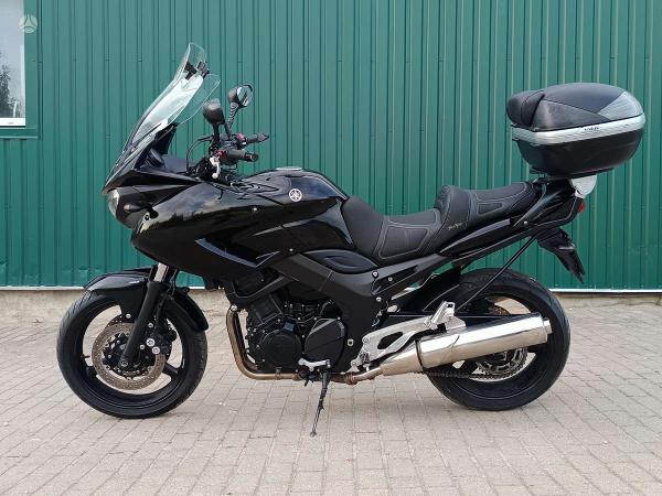 Yamaha TDM 900 2011 Telšiai vietnē Melns Yamaha TDM 900 2011 Telšiai, ar dzinēja tilpumu 0.90 L un nobraukumu 51 tūkst. km par 3200 €, foto 5 vietnē AUTOMOTO.COM.LV