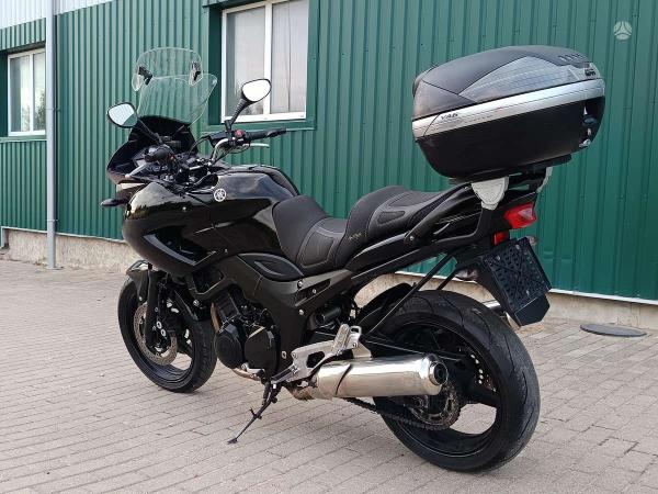 Yamaha TDM 900 2011 Telšiai vietnē Melns Yamaha TDM 900 2011 Telšiai, ar dzinēja tilpumu 0.90 L un nobraukumu 51 tūkst. km par 3200 €, foto 7 vietnē AUTOMOTO.COM.LV