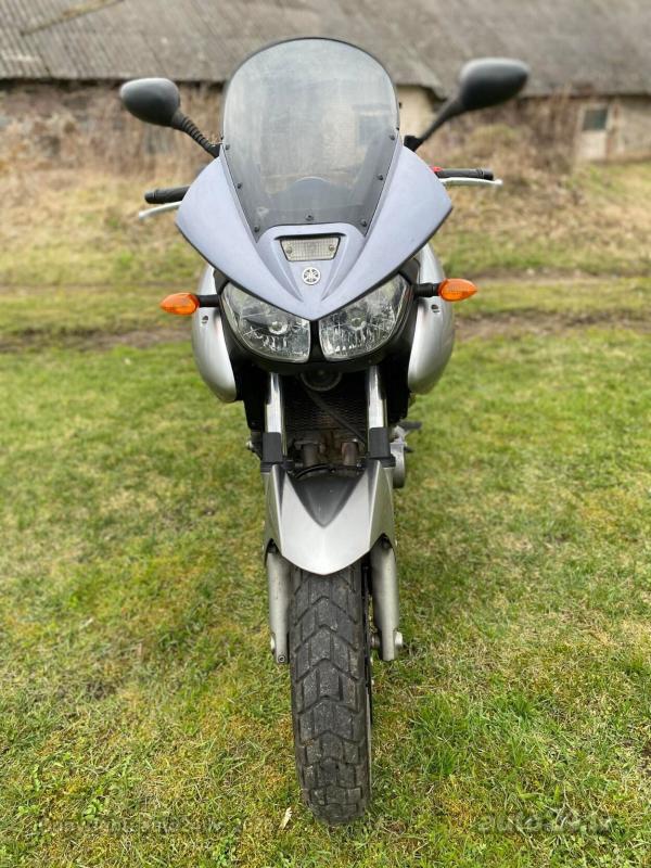 Pelēks Yamaha TDM 900 2003 Rakvere, ar dzinēja tilpumu 0.90 L un nobraukumu 31 tūkst. km par 3500 €, foto 2 vietnē AUTOMOTO.COM.LV