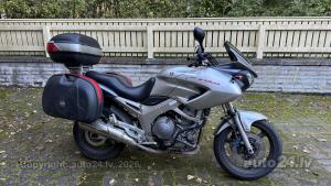 Pelēks Yamaha TDM 900 2003 Tallina, ar dzinēja tilpumu 0.90 L un nobraukumu 46 tūkst. km par 3500 €, foto  vietnē AUTOMOTO.COM.LV