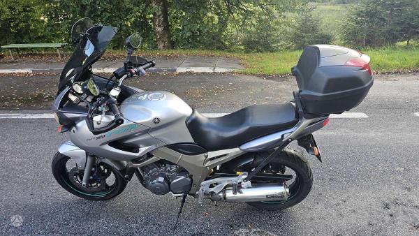 Pelēks Yamaha TDM 900 2004 Gargždai, ar dzinēja tilpumu 0.90 L un nobraukumu 71 tūkst. km par 2999 €, foto 3 vietnē AUTOMOTO.COM.LV