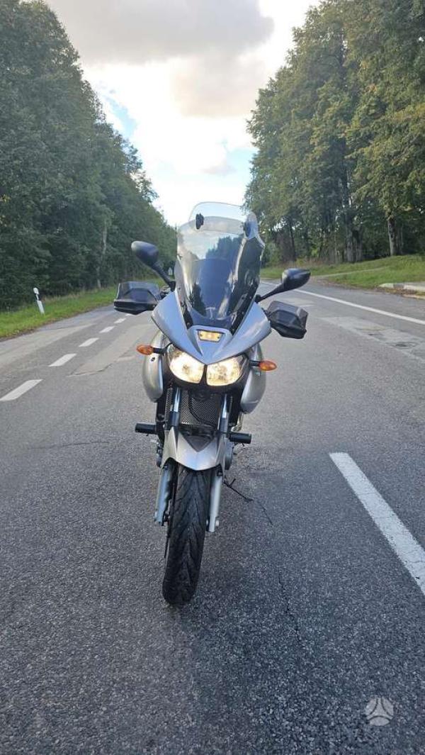 Pelēks Yamaha TDM 900 2004 Gargždai, ar dzinēja tilpumu 0.90 L un nobraukumu 71 tūkst. km par 2999 €, foto 4 vietnē AUTOMOTO.COM.LV