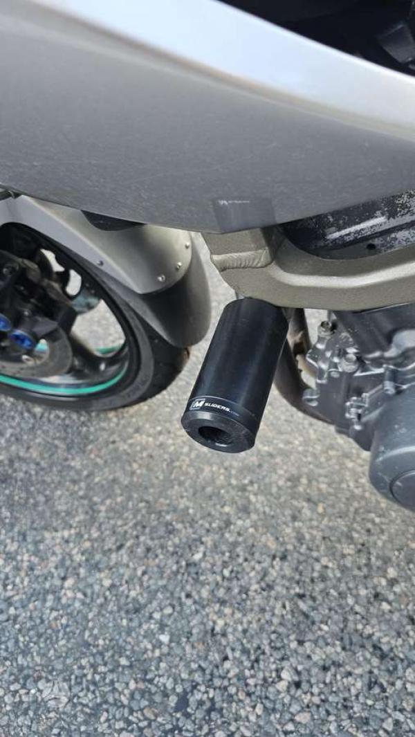 Pelēks Yamaha TDM 900 2004 Gargždai, ar dzinēja tilpumu 0.90 L un nobraukumu 71 tūkst. km par 2999 €, foto 8 vietnē AUTOMOTO.COM.LV