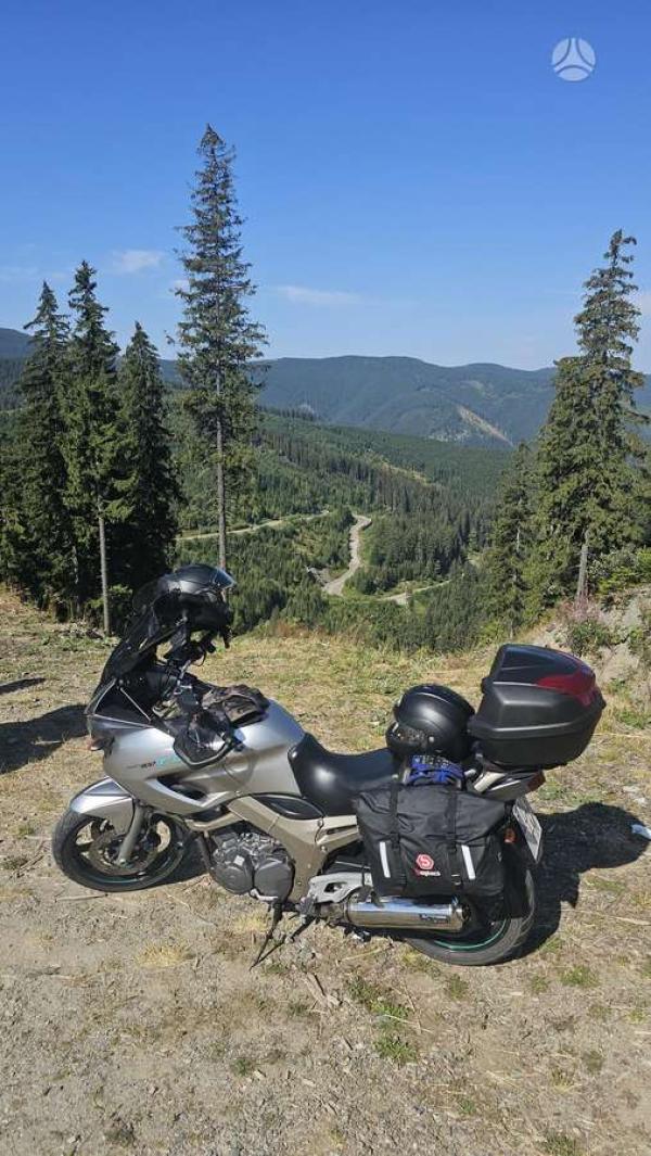 Pelēks Yamaha TDM 900 2004 Gargždai, ar dzinēja tilpumu 0.90 L un nobraukumu 71 tūkst. km par 2999 €, foto 11 vietnē AUTOMOTO.COM.LV