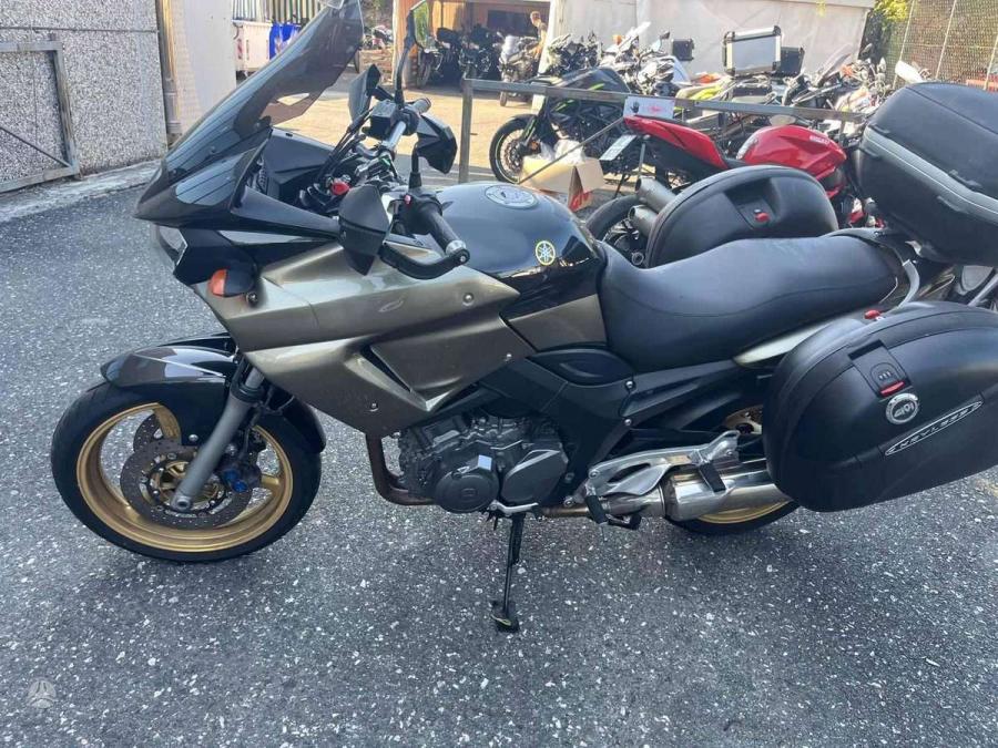 Pelēks Yamaha TDM 900 2005 Pasvalys, ar dzinēja tilpumu 0.90 L un nobraukumu 45 tūkst. km par 2550 €, foto 3 vietnē AUTOMOTO.COM.LV