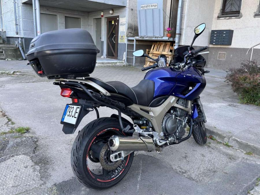 Yamaha TDM 900 2003 Viļņa, ar dzinēja tilpumu 0.90 L un nobraukumu 66 tūkst. km par 3100 €, foto 6 vietnē AUTOMOTO.COM.LV