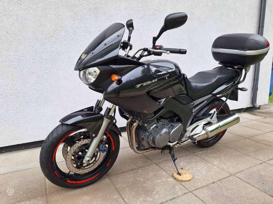 Yamaha TDM 900 2004 in Prienai, with an engine capacity of 0.90 L and mileage of 33 thousand km for 2650 €, photo 1 on AUTOMOTO.COM.LV