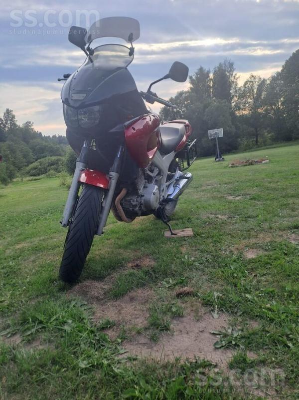 Yamaha TDM 1997 Alūksne, ar dzinēja tilpumu 0.85 L un nobraukumu 0 tūkst. km par 1980 €, foto 4 vietnē AUTOMOTO.COM.LV