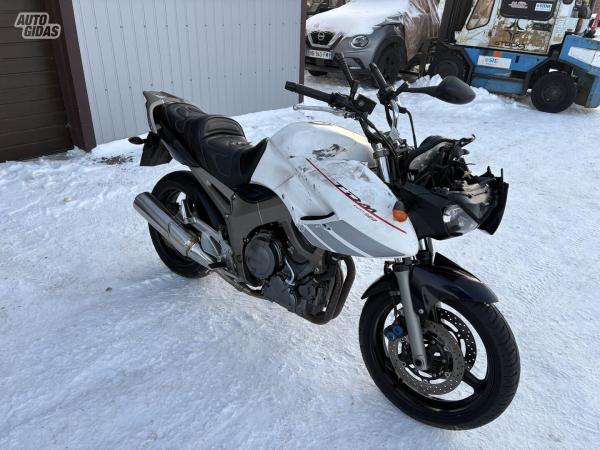 Yamaha TDM 2002 Kelmė, ar dzinēja tilpumu 0.90 L un nobraukumu 41 tūkst. km par 965 €, foto 1 vietnē AUTOMOTO.COM.LV