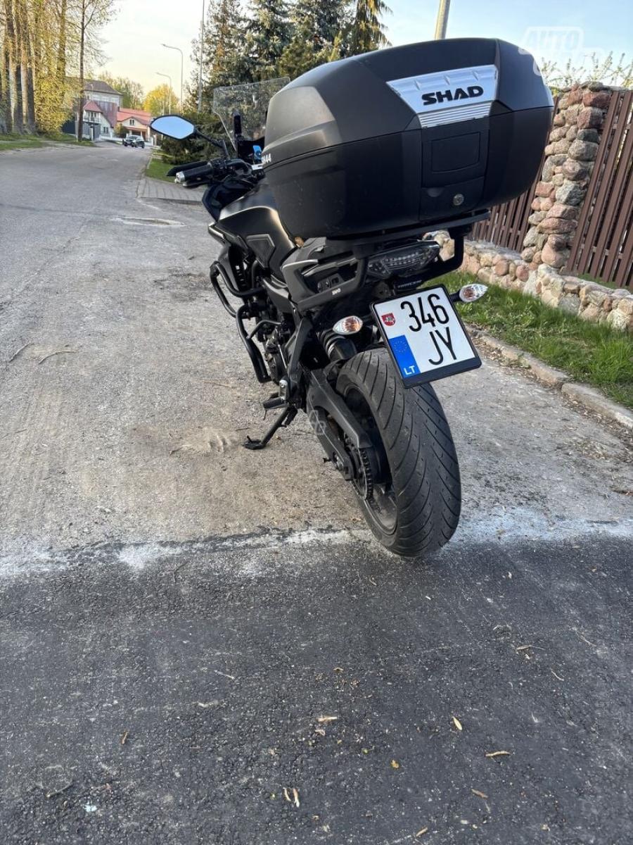 Black Yamaha Tracer 7 2017 in Marijampole, with an engine capacity of 0.70 L and mileage of 10 thousand km for 4700 €, photo 7 on AUTOMOTO.COM.LV