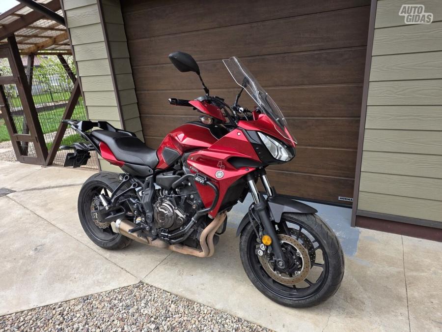 Red Yamaha Tracer 7 2017 in Pasvalys, with an engine capacity of 0.70 L and mileage of 0 thousand km for 3849 €, photo 4 on AUTOMOTO.COM.LV