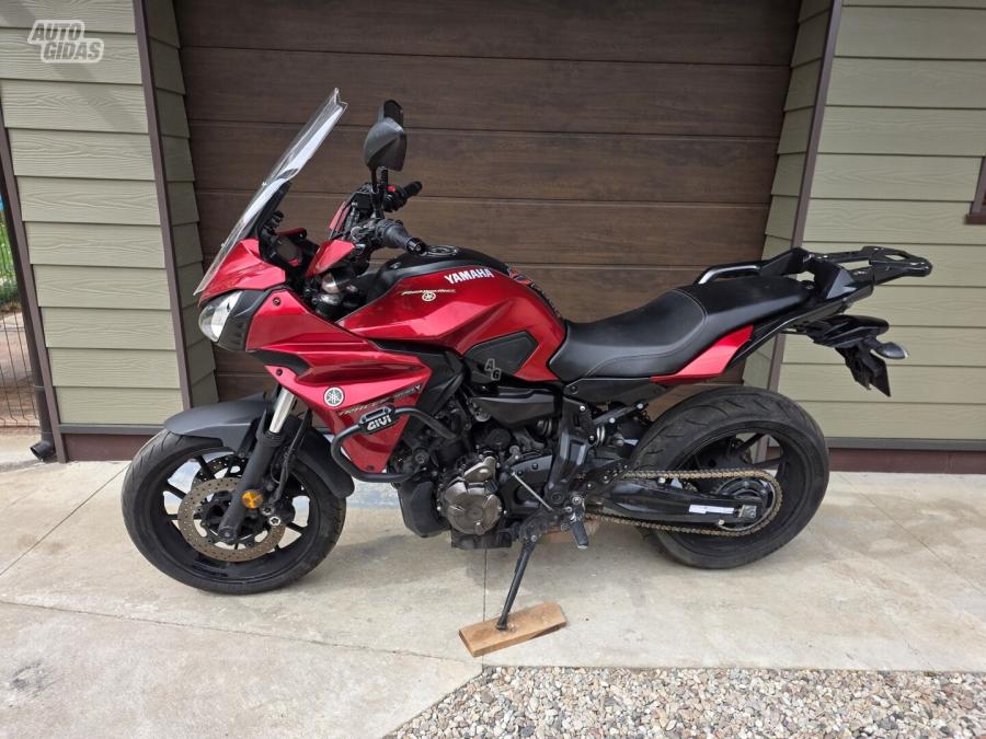 Red Yamaha Tracer 7 2017 in Pasvalys, with an engine capacity of 0.70 L and mileage of 0 thousand km for 3849 €, photo 9 on AUTOMOTO.COM.LV
