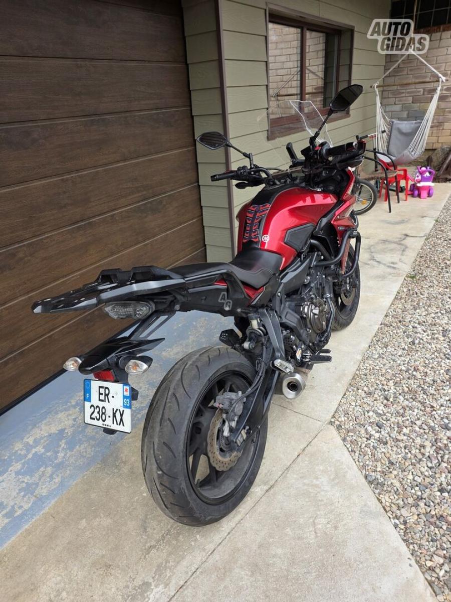 Red Yamaha Tracer 7 2017 in Pasvalys, with an engine capacity of 0.70 L and mileage of 0 thousand km for 3849 €, photo 17 on AUTOMOTO.COM.LV