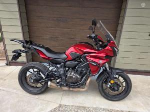 Red Yamaha Tracer 7 2017 in Pasvalys, with an engine capacity of 0.70 L and mileage of 100 thousand km for 3499 €, photo 3 on AUTOMOTO.COM.LV