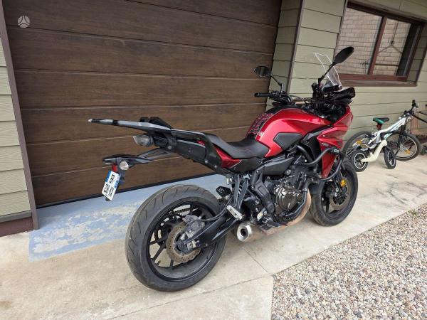 Sarkans Yamaha Tracer 7 2017 Pasvalys, ar dzinēja tilpumu 0.70 L un nobraukumu 100 tūkst. km par 3499 €, foto 3 vietnē AUTOMOTO.COM.LV