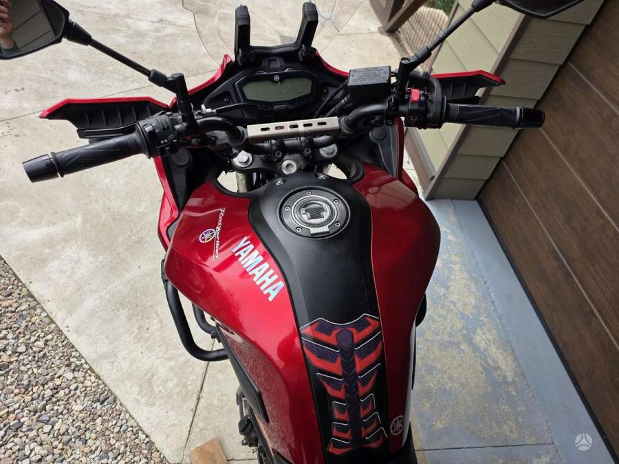 Red Yamaha Tracer 7 2017 in Pasvalys, with an engine capacity of 0.70 L and mileage of 100 thousand km for 3499 €, photo 10 on AUTOMOTO.COM.LV
