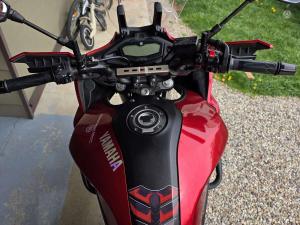 Red Yamaha Tracer 7 2017 in Pasvalys, with an engine capacity of 0.70 L and mileage of 100 thousand km for 3499 €, photo 22 on AUTOMOTO.COM.LV