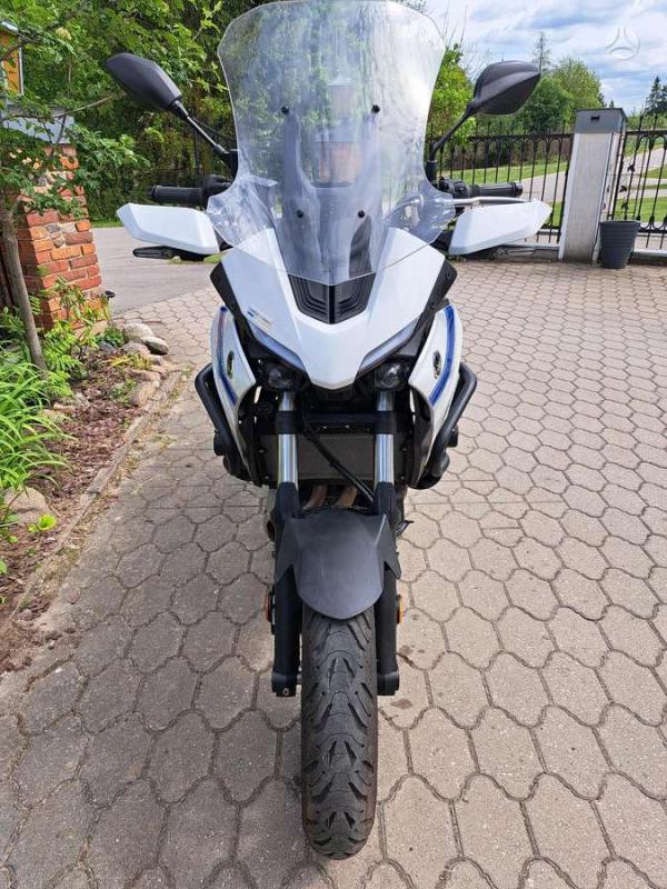 White Yamaha Tracer 7 2021 in Pasvalys, with an engine capacity of 0.70 L and mileage of 2 thousand km for 5850 €, photo 5 on AUTOMOTO.COM.LV