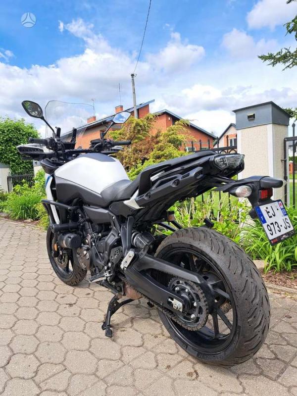 White Yamaha Tracer 7 2021 in Pasvalys, with an engine capacity of 0.70 L and mileage of 2 thousand km for 5850 €, photo 7 on AUTOMOTO.COM.LV