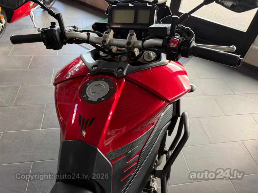 Красный Ямаха Tracer 900 2016 в Таллин, объемом двигателя 0.85 л и пробегом 38 тыс. км за 6290 €, фото 5 на AUTOMOTO.COM.LV
