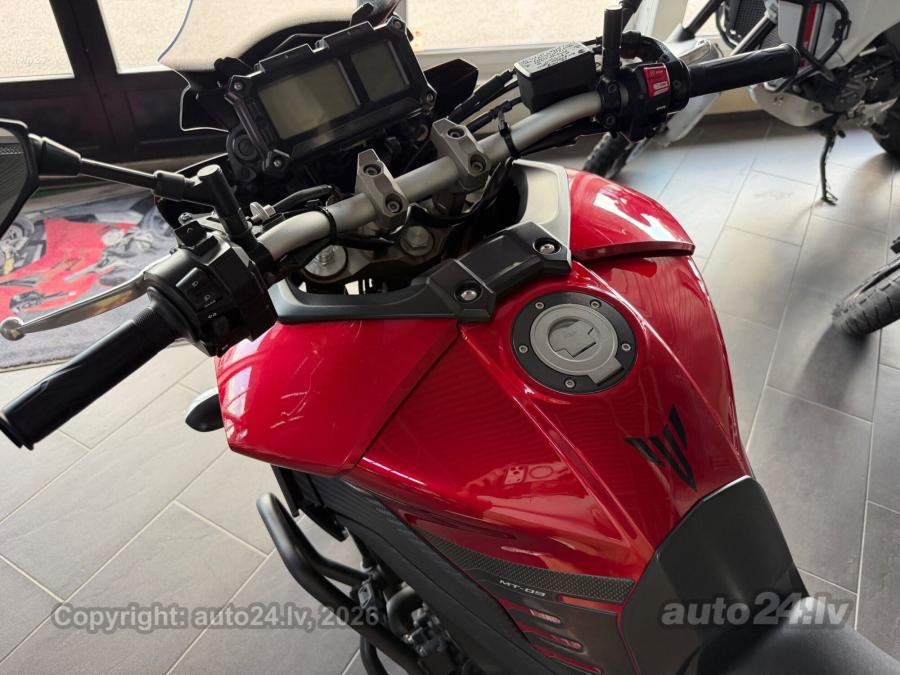 Красный Ямаха Tracer 900 2016 в Таллин, объемом двигателя 0.85 л и пробегом 38 тыс. км за 6290 €, фото 18 на AUTOMOTO.COM.LV