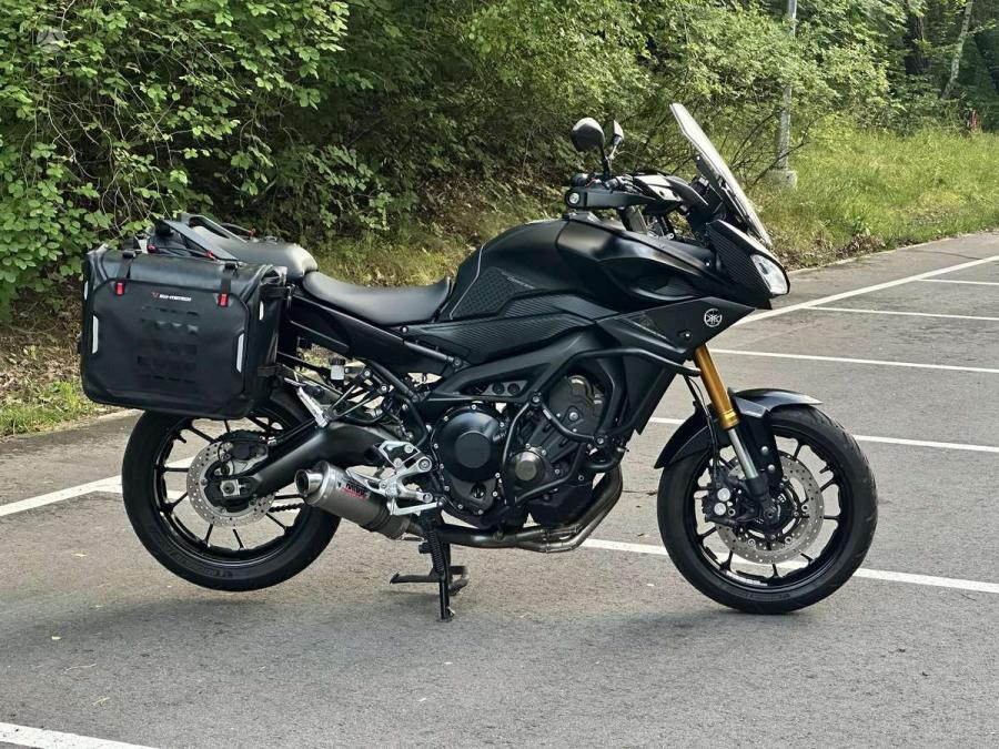 Black Yamaha Tracer 900GT 2017 in Klaipeda, with an engine capacity of 0.85 L and mileage of 37 thousand km for 5850 €, photo 3 on AUTOMOTO.COM.LV