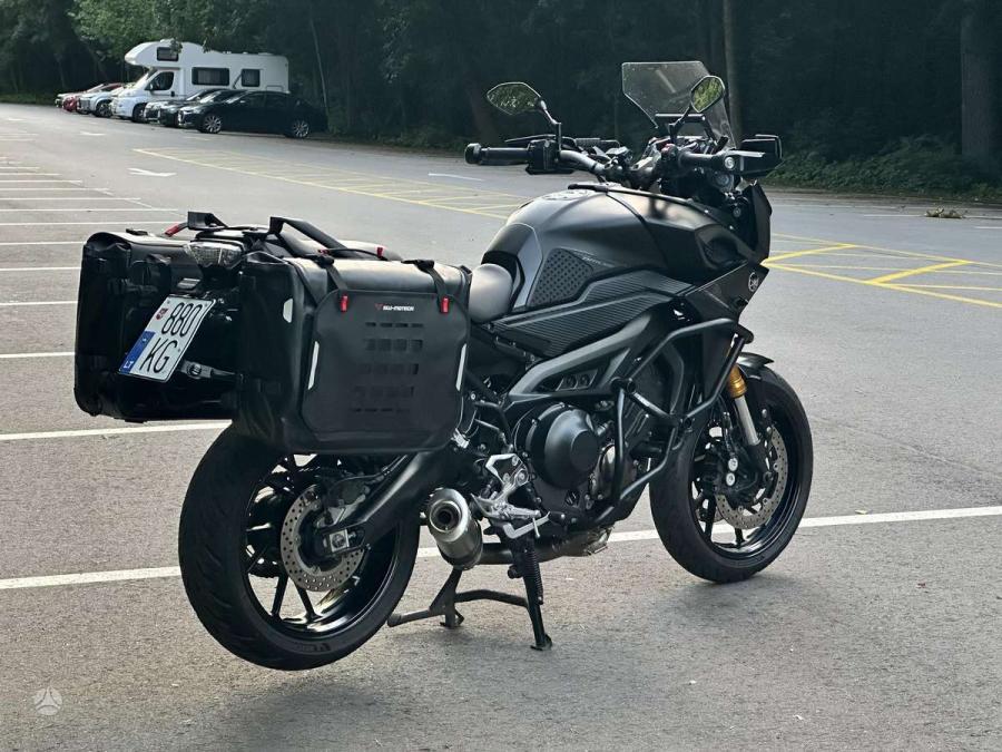 Black Yamaha Tracer 900GT 2017 in Klaipeda, with an engine capacity of 0.85 L and mileage of 37 thousand km for 5850 €, photo 4 on AUTOMOTO.COM.LV
