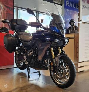 Zils Yamaha Tracer 9GT 2026 Viļņa, ar dzinēja tilpumu 0.89 L un nobraukumu 7 tūkst. km par 18500 €, foto  vietnē AUTOMOTO.COM.LV