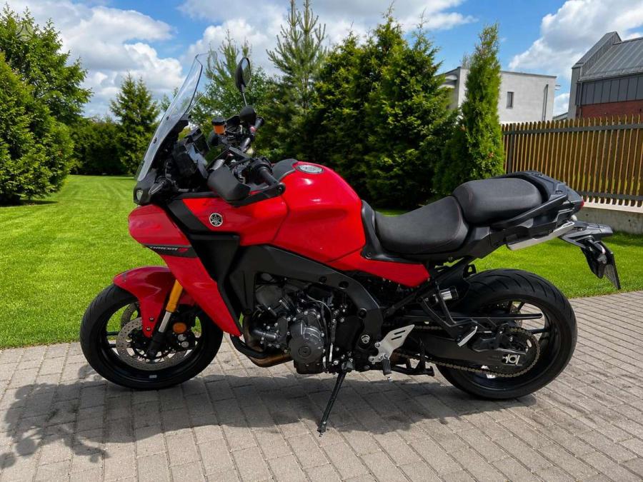 Sarkans Yamaha Tracer 9GT 2021 Viļņa, ar dzinēja tilpumu 0.89 L un nobraukumu 5 tūkst. km par 8990 €, foto 1 vietnē AUTOMOTO.COM.LV