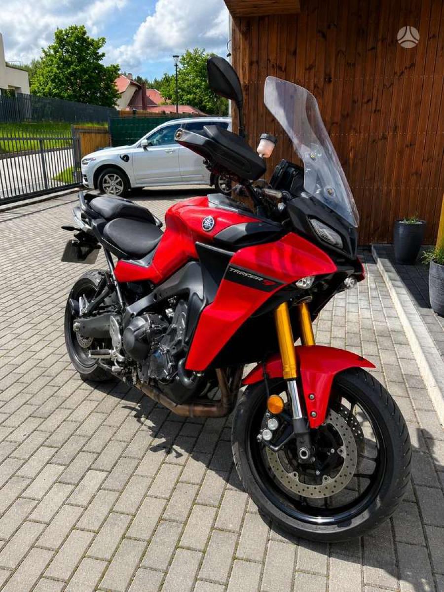 Sarkans Yamaha Tracer 9GT 2021 Viļņa, ar dzinēja tilpumu 0.89 L un nobraukumu 5 tūkst. km par 8990 €, foto 4 vietnē AUTOMOTO.COM.LV