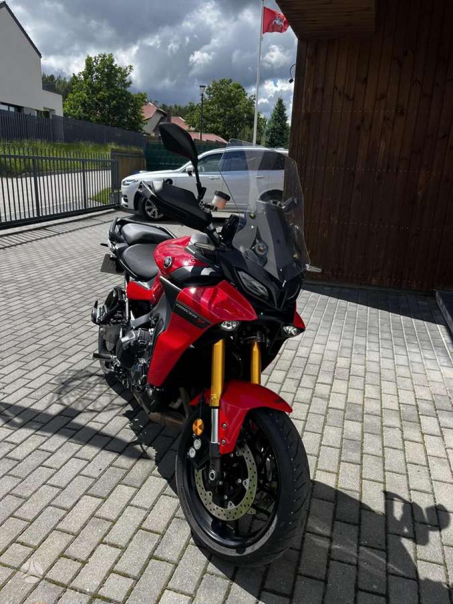 Sarkans Yamaha Tracer 9GT 2021 Viļņa, ar dzinēja tilpumu 0.89 L un nobraukumu 5 tūkst. km par 8990 €, foto 6 vietnē AUTOMOTO.COM.LV